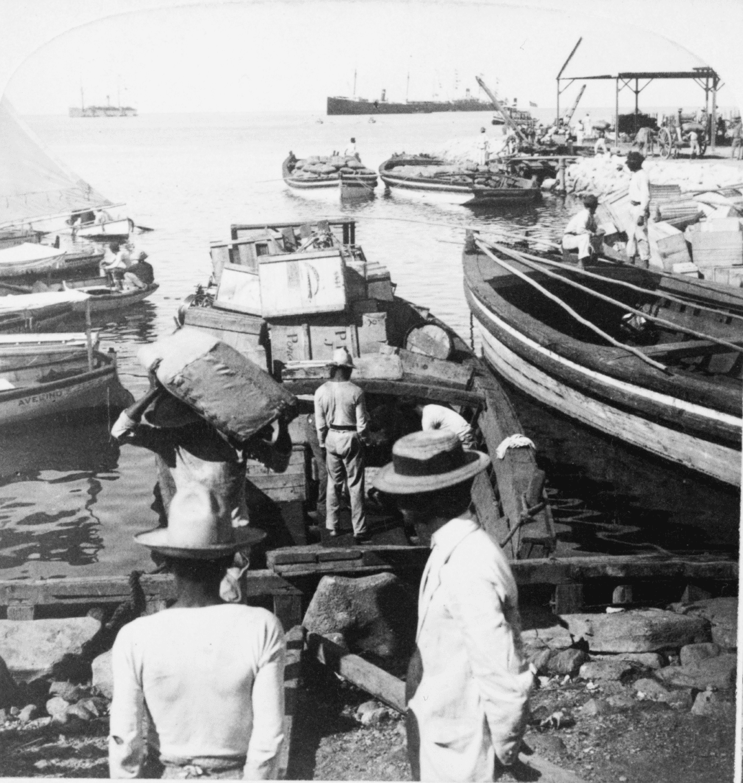 Unloading goods at the Port of Ponce, Puerto Rico in 1900 - KNOWOL