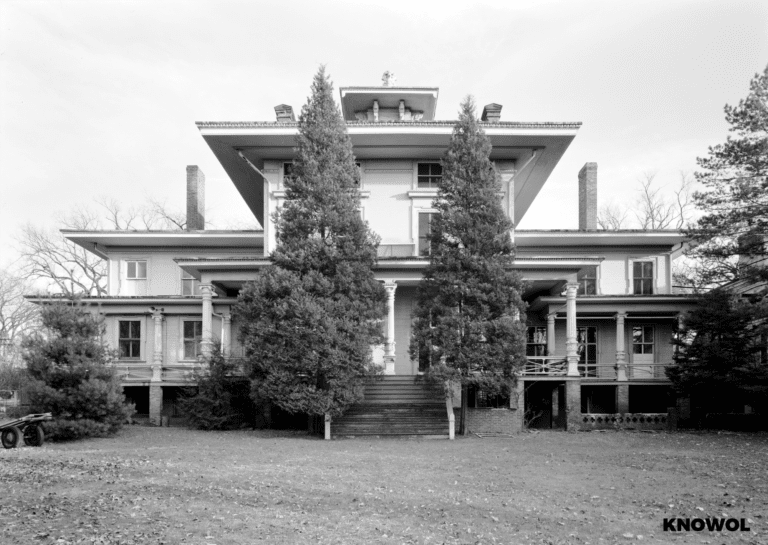 The most luxurious house ever built in Wallingford, Connecticut